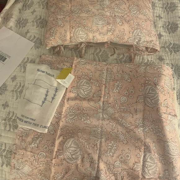 Roberta Roller Rabbit | Bedding | 2 Roller Rabbit Amanda Wash Pillow ...